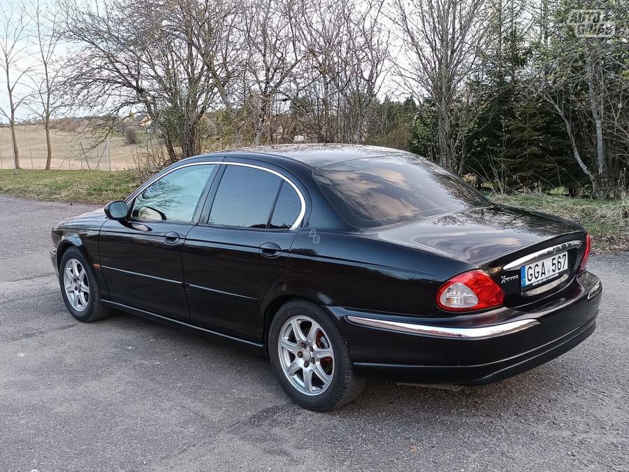 Melns Jaguar X-Type 2002 Alīta, ar dzinēja tilpumu 2.10 L un nobraukumu 257 tūkst. km par 999 €, foto 11 vietnē AUTOMOTO.COM.LV