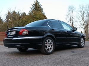 Melns Jaguar X-Type 2002 Alīta, ar dzinēja tilpumu 2.10 L un nobraukumu 257 tūkst. km par 999 €, foto 15 vietnē AUTOMOTO.COM.LV