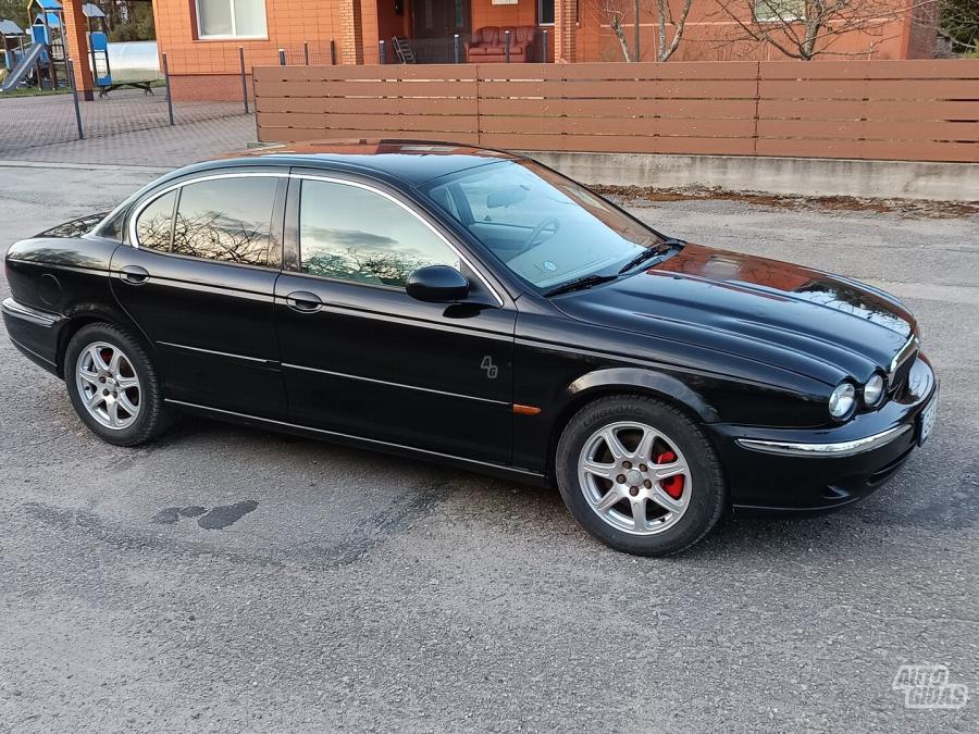 Melns Jaguar X-Type 2002 Alīta, ar dzinēja tilpumu 2.10 L un nobraukumu 257 tūkst. km par 999 €, foto 16 vietnē AUTOMOTO.COM.LV