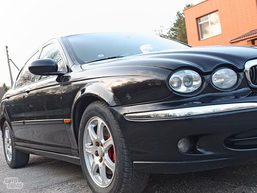 Melns Jaguar X-Type 2002 Alīta, ar dzinēja tilpumu 2.10 L un nobraukumu 257 tūkst. km par 999 €, foto 18 vietnē AUTOMOTO.COM.LV