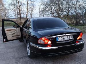 Melns Jaguar X-Type 2002 Alīta, ar dzinēja tilpumu 2.10 L un nobraukumu 257 tūkst. km par 999 €, foto 22 vietnē AUTOMOTO.COM.LV