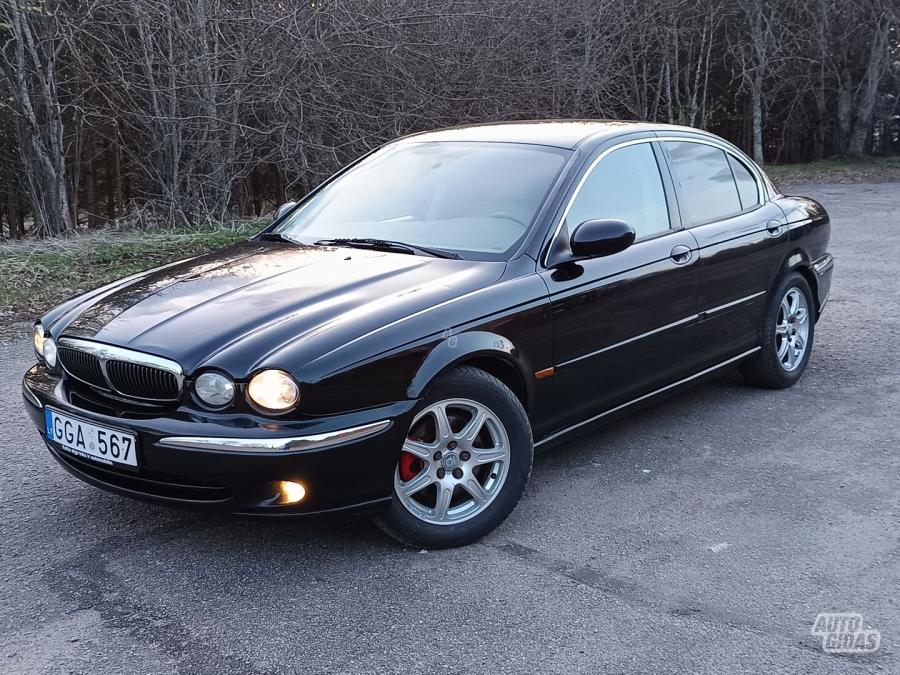 Melns Jaguar X-Type 2002 Alīta, ar dzinēja tilpumu 2.10 L un nobraukumu 257 tūkst. km par 999 €, foto 28 vietnē AUTOMOTO.COM.LV