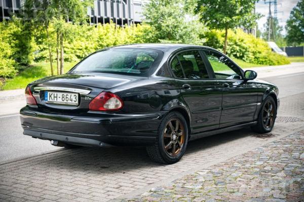 Black Jaguar X-Type 2004 in Riga, with an engine capacity of 2.00 L and mileage of 0 thousand km for 590 €, photo 4 on AUTOMOTO.COM.LV