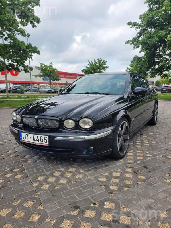 Черный Ягуар Х-Тайп 2005 в Рига, объемом двигателя 2.50 л и пробегом 168 тыс. км за 1100 €, фото 3 на AUTOMOTO.COM.LV