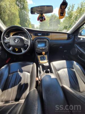 Melns Jaguar X-Type 2005 Rīga, ar dzinēja tilpumu 2.50 L un nobraukumu 168 tūkst. km par 1100 €, foto 3 vietnē AUTOMOTO.COM.LV