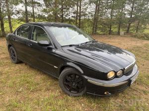 Black Jaguar X-Type 2005 in Daugavpils, with an engine capacity of 2.00 L and mileage of 370 thousand km for 1295 €, photo 3 on AUTOMOTO.COM.LV