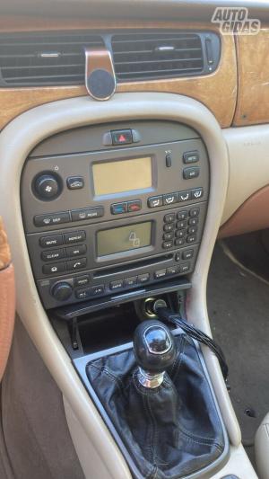 Melns Jaguar X-Type 2006 Viļņa, ar dzinēja tilpumu 2.00 L un nobraukumu 242 tūkst. km par 1000 €, foto 6 vietnē AUTOMOTO.COM.LV
