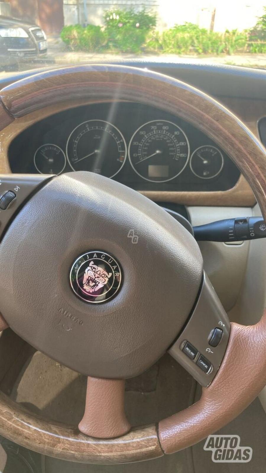 Melns Jaguar X-Type 2006 Viļņa, ar dzinēja tilpumu 2.00 L un nobraukumu 242 tūkst. km par 1000 €, foto 7 vietnē AUTOMOTO.COM.LV