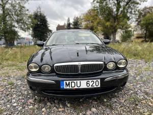 Melns Jaguar X-Type 2006 Viļņa, ar dzinēja tilpumu 2.00 L un nobraukumu 243 tūkst. km par 999 €, foto  vietnē AUTOMOTO.COM.LV
