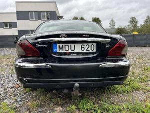 Melns Jaguar X-Type 2006 Viļņa, ar dzinēja tilpumu 2.00 L un nobraukumu 243 tūkst. km par 999 €, foto 5 vietnē AUTOMOTO.COM.LV