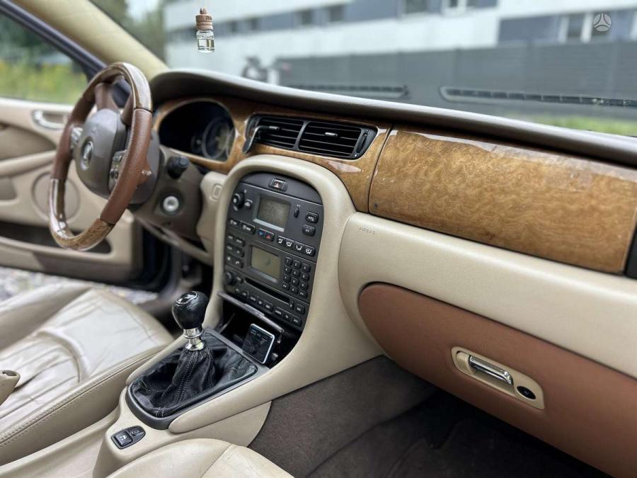 Melns Jaguar X-Type 2006 Viļņa, ar dzinēja tilpumu 2.00 L un nobraukumu 243 tūkst. km par 999 €, foto 7 vietnē AUTOMOTO.COM.LV