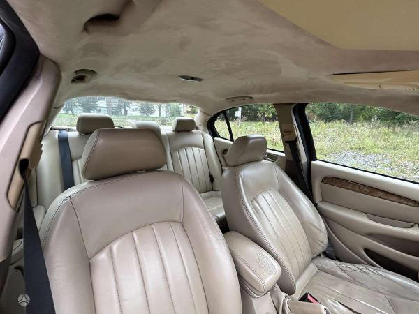 Melns Jaguar X-Type 2006 Viļņa, ar dzinēja tilpumu 2.00 L un nobraukumu 243 tūkst. km par 999 €, foto 8 vietnē AUTOMOTO.COM.LV