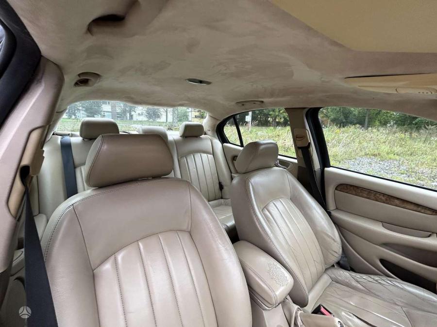 Melns Jaguar X-Type 2006 Viļņa, ar dzinēja tilpumu 2.00 L un nobraukumu 243 tūkst. km par 999 €, foto 8 vietnē AUTOMOTO.COM.LV