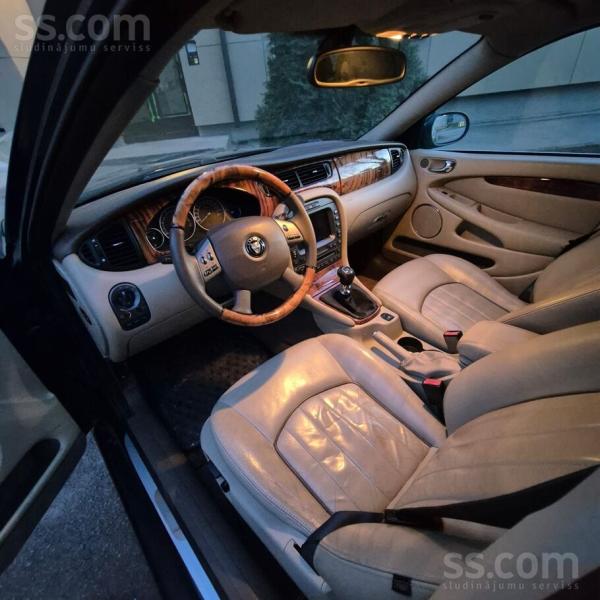 Black Jaguar X-Type 2007 in Riga, with an engine capacity of 2.00 L and mileage of 284 thousand km for 3000 €, photo 4 on AUTOMOTO.COM.LV