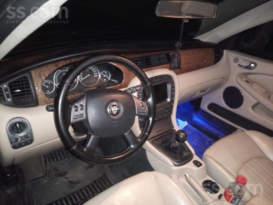 Melns Jaguar X-Type 2007 Jūrmala, ar dzinēja tilpumu 2.20 L un nobraukumu 198 tūkst. km par 1495 €, foto 17 vietnē AUTOMOTO.COM.LV