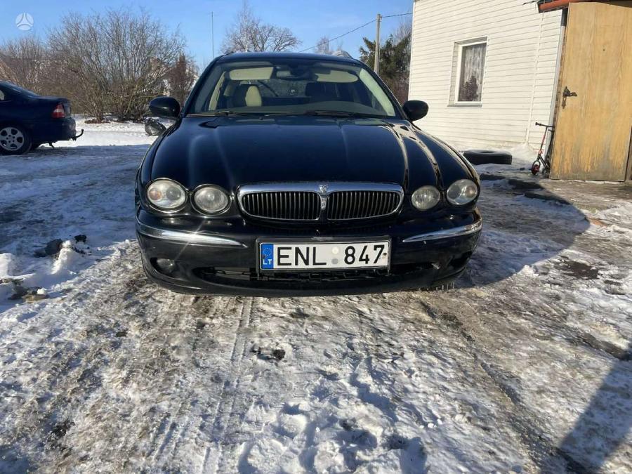 Black Jaguar X-Type 2006 in Kaunas, with an engine capacity of 2.00 L and mileage of 326 thousand km for 999 €, photo 5 on AUTOMOTO.COM.LV