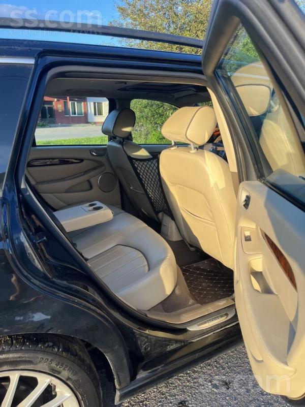 Black Jaguar X-Type 2006 in Ogre, with an engine capacity of 2.50 L and mileage of 301 thousand km for 2500 €, photo 7 on AUTOMOTO.COM.LV