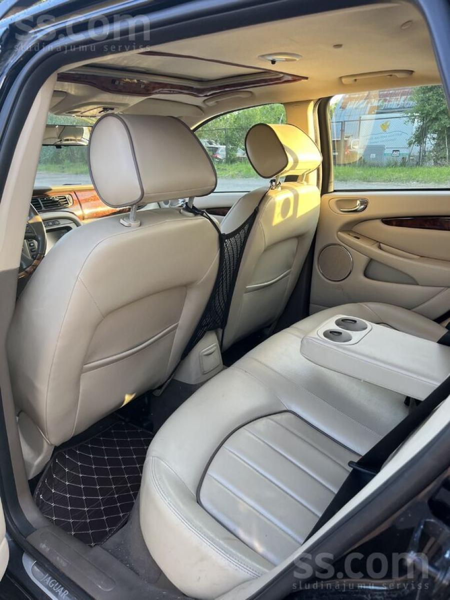 Black Jaguar X-Type 2006 in Ogre, with an engine capacity of 2.50 L and mileage of 301 thousand km for 2500 €, photo 11 on AUTOMOTO.COM.LV