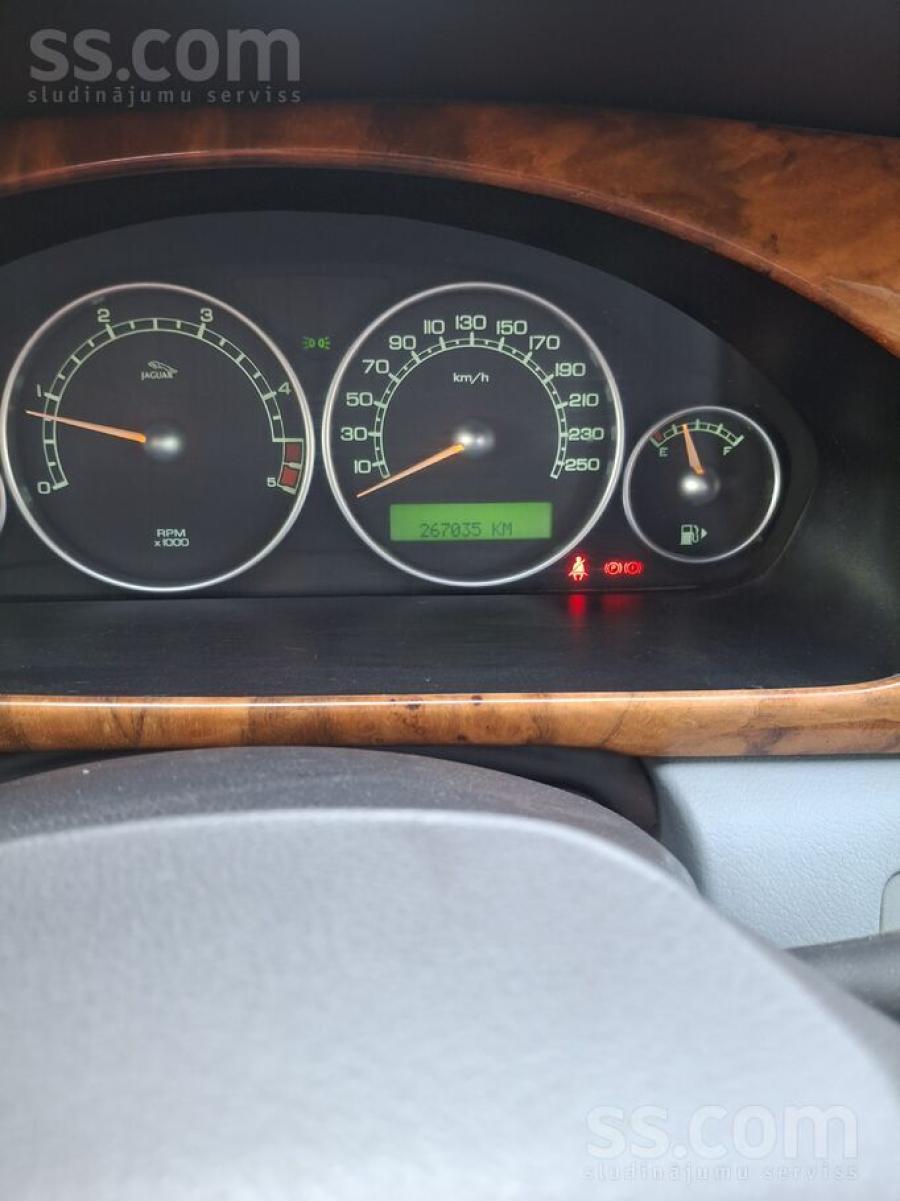 Melns Jaguar X-Type 2006 Valmiera, ar dzinēja tilpumu 2.20 L un nobraukumu 260 tūkst. km par 2600 €, foto 11 vietnē AUTOMOTO.COM.LV