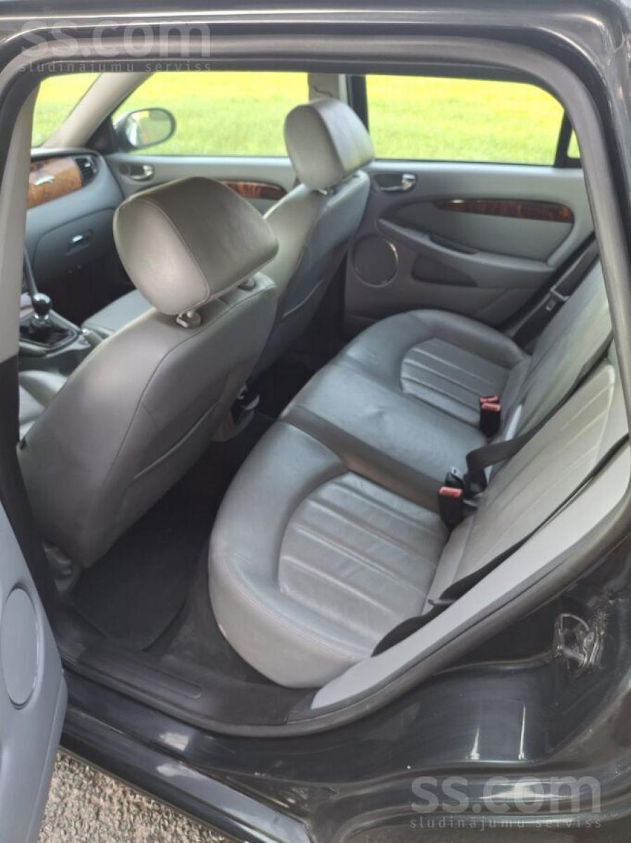 Melns Jaguar X-Type 2006 Valmiera, ar dzinēja tilpumu 2.20 L un nobraukumu 260 tūkst. km par 2600 €, foto 15 vietnē AUTOMOTO.COM.LV
