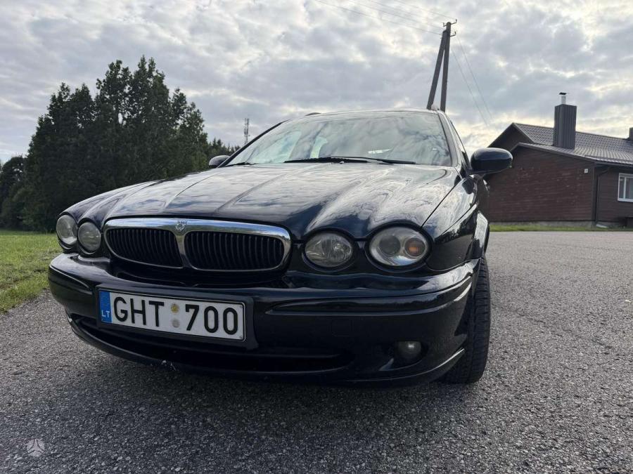 Black Jaguar X-Type 2006 in Vilnius, with an engine capacity of 2.00 L and mileage of 271 thousand km for 2550 €, photo 3 on AUTOMOTO.COM.LV