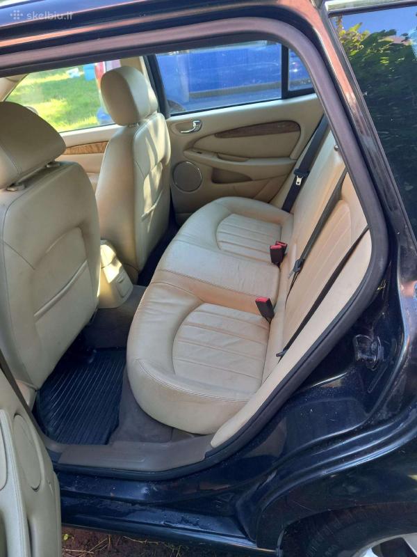 Melns Jaguar X-Type 2006 Kauņa, ar dzinēja tilpumu 2.00 L un nobraukumu 232 tūkst. km par 1300 €, foto 11 vietnē AUTOMOTO.COM.LV
