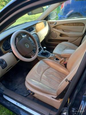 Melns Jaguar X-Type 2006 Kauņa, ar dzinēja tilpumu 2.00 L un nobraukumu 232 tūkst. km par 1300 €, foto 12 vietnē AUTOMOTO.COM.LV