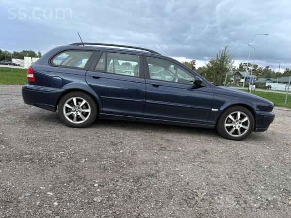 Jaguar X-Type 2006 in Daugavpils on AUTOMOTO.COM.LV Black Jaguar X-Type 2006 in Daugavpils, with an engine capacity of 2.20 L and mileage of 339 thousand km for 1850 €, photo 4 on AUTOMOTO.COM.LV