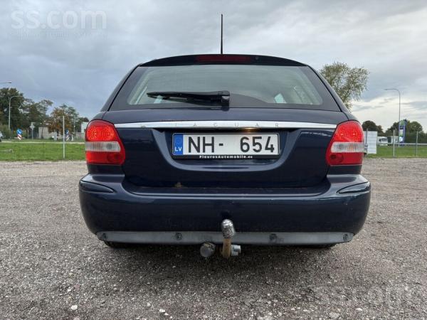 Jaguar X-Type 2006 in Daugavpils on AUTOMOTO.COM.LV Black Jaguar X-Type 2006 in Daugavpils, with an engine capacity of 2.20 L and mileage of 339 thousand km for 1850 €, photo 6 on AUTOMOTO.COM.LV