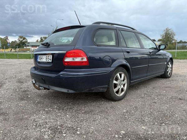 Jaguar X-Type 2006 in Daugavpils on AUTOMOTO.COM.LV Black Jaguar X-Type 2006 in Daugavpils, with an engine capacity of 2.20 L and mileage of 339 thousand km for 1850 €, photo 7 on AUTOMOTO.COM.LV