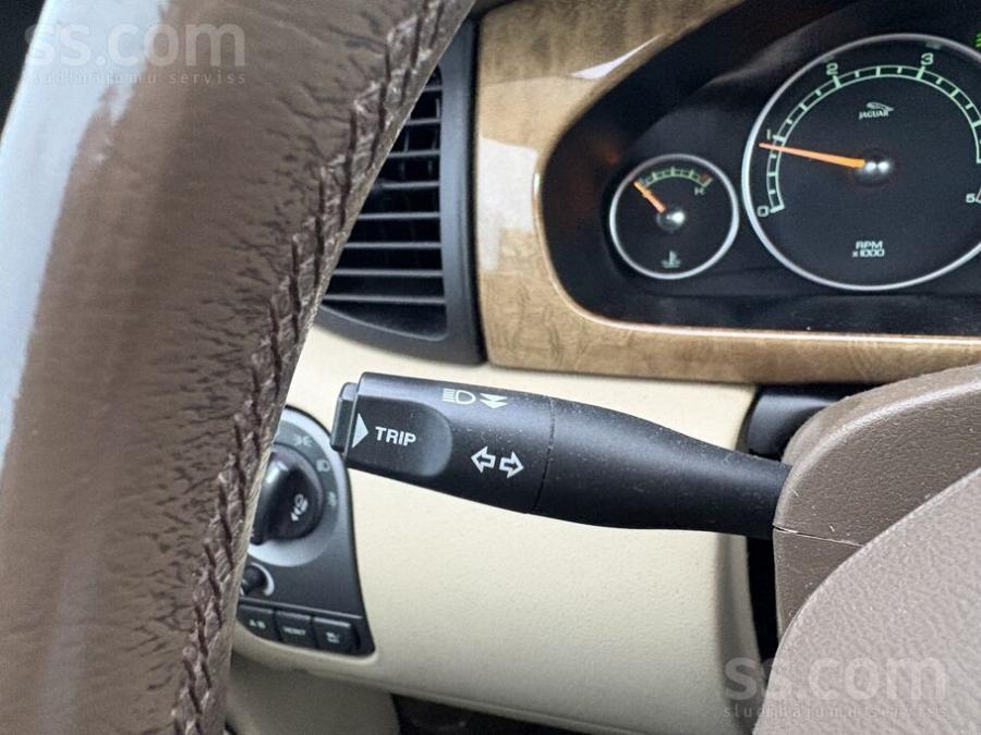 Melns Jaguar X-Type 2006 Daugavpils, ar dzinēja tilpumu 2.20 L un nobraukumu 339 tūkst. km par 1850 €, foto 15 vietnē AUTOMOTO.COM.LV