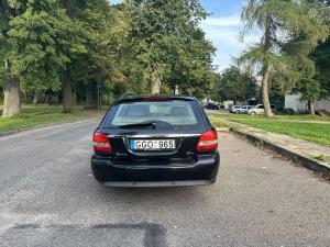 Black Jaguar X-Type 2009 in Vilnius, with an engine capacity of 2.20 L and mileage of 230 thousand km for 1650 €, photo 3 on AUTOMOTO.COM.LV