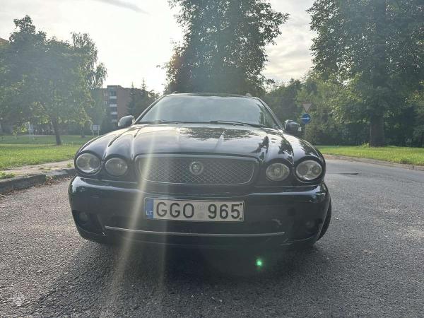 Black Jaguar X-Type 2009 in Vilnius, with an engine capacity of 2.20 L and mileage of 230 thousand km for 1650 €, photo 4 on AUTOMOTO.COM.LV