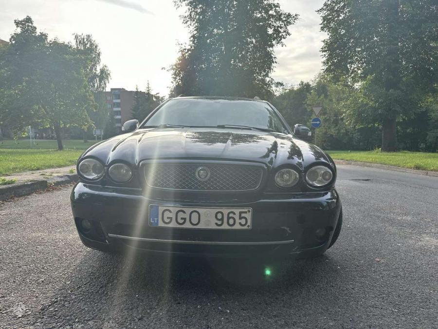 Black Jaguar X-Type 2009 in Vilnius, with an engine capacity of 2.20 L and mileage of 230 thousand km for 1650 €, photo 5 on AUTOMOTO.COM.LV