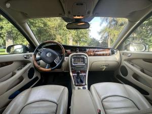 Black Jaguar X-Type 2009 in Vilnius, with an engine capacity of 2.20 L and mileage of 230 thousand km for 1650 €, photo 6 on AUTOMOTO.COM.LV