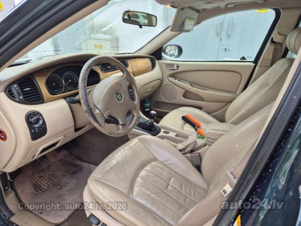 Zaļš Jaguar X-Type 2002 Tallina, ar dzinēja tilpumu 2.10 L un nobraukumu 250 tūkst. km par 699 €, foto 6 vietnē AUTOMOTO.COM.LV