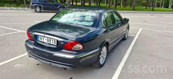 Green Jaguar X-Type 2002 in Aluksne, with an engine capacity of 2.50 L and mileage of 270 thousand km for 1650 €, photo 5 on AUTOMOTO.COM.LV