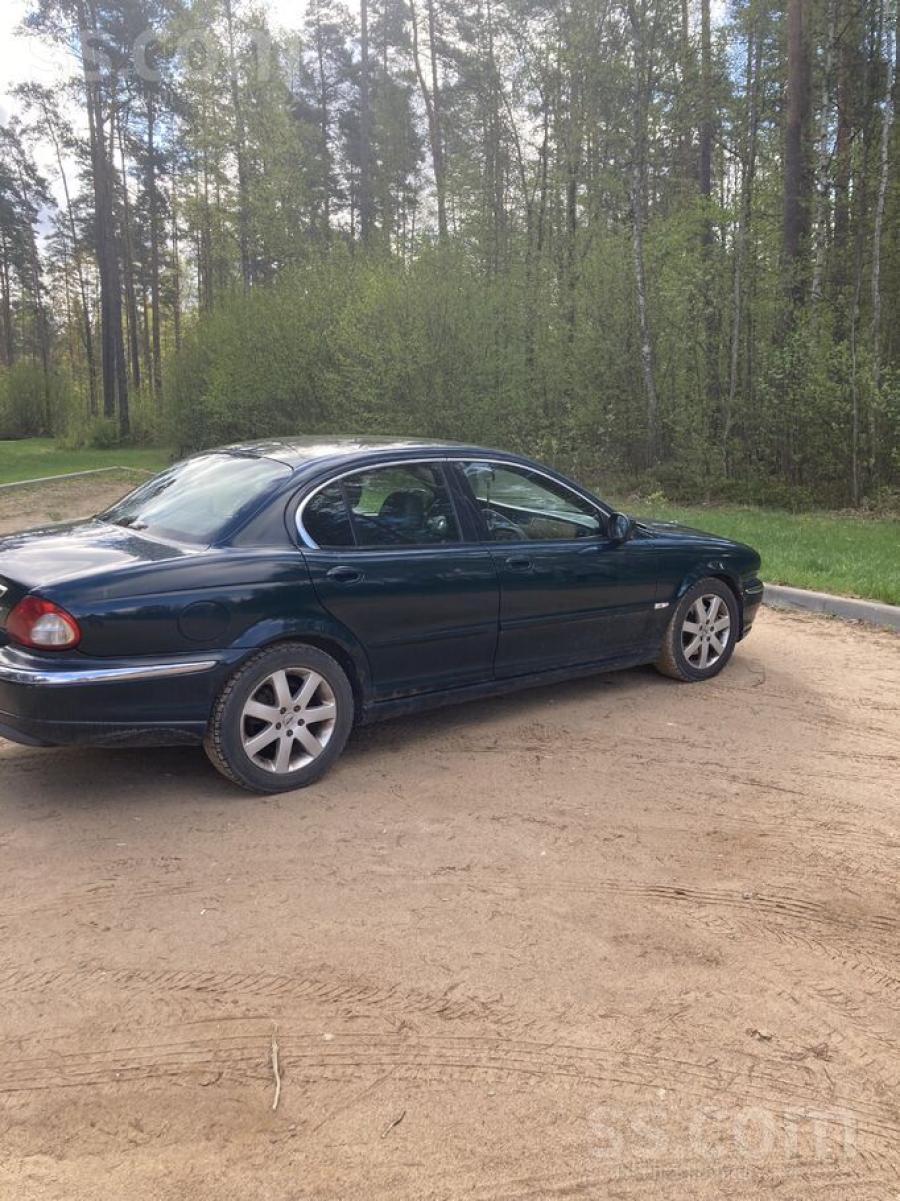 Zaļš Jaguar X-Type 2004 Preiļi, ar dzinēja tilpumu 2.00 L un nobraukumu 311 tūkst. km par 1500 €, foto 3 vietnē AUTOMOTO.COM.LV