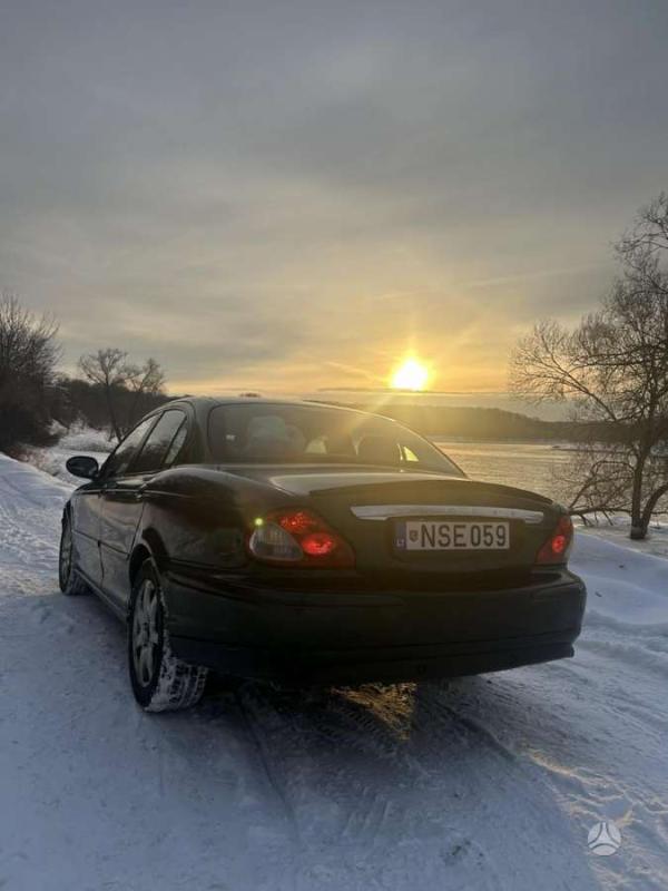 Zaļš Jaguar X-Type 2005 Kauņa, ar dzinēja tilpumu 2.00 L un nobraukumu 276 tūkst. km par 2500 €, foto 6 vietnē AUTOMOTO.COM.LV
