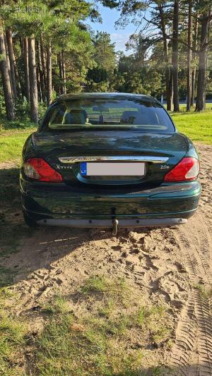 Zaļš Jaguar X-Type 2006 Kauņa, ar dzinēja tilpumu 2.00 L un nobraukumu 244 tūkst. km par 1200 €, foto  vietnē AUTOMOTO.COM.LV