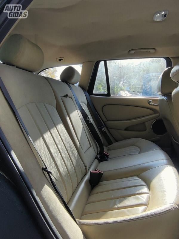 Jaguar X-Type 2004 Viļņa vietnē Zaļš Jaguar X-Type 2004 Viļņa, ar dzinēja tilpumu 2.00 L un nobraukumu 354 tūkst. km par 450 €, foto 9 vietnē AUTOMOTO.COM.LV