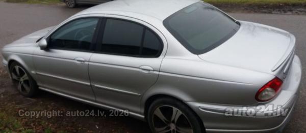 Grey Jaguar X-Type 2001 in Tallinn, with an engine capacity of 2.50 L and mileage of 178 thousand km for 999 €, photo 4 on AUTOMOTO.COM.LV