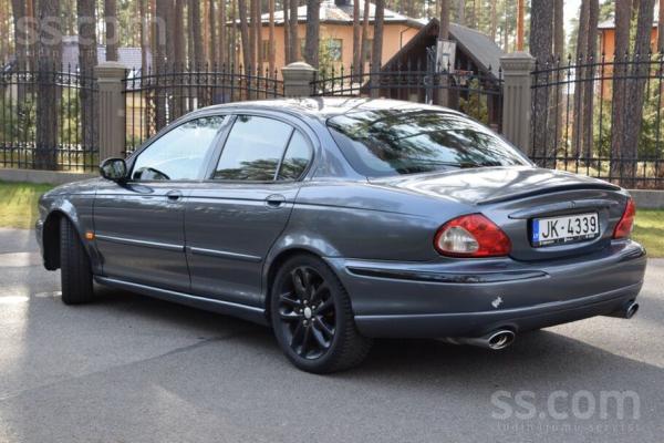 Pelēks Jaguar X-Type 2001 Rīga, ar dzinēja tilpumu 2.50 L un nobraukumu 260 tūkst. km par 1700 €, foto 3 vietnē AUTOMOTO.COM.LV
