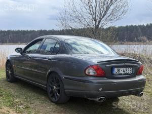 Pelēks Jaguar X-Type 2001 Rīga, ar dzinēja tilpumu 2.50 L un nobraukumu 260 tūkst. km par 1000 €, foto 4 vietnē AUTOMOTO.COM.LV