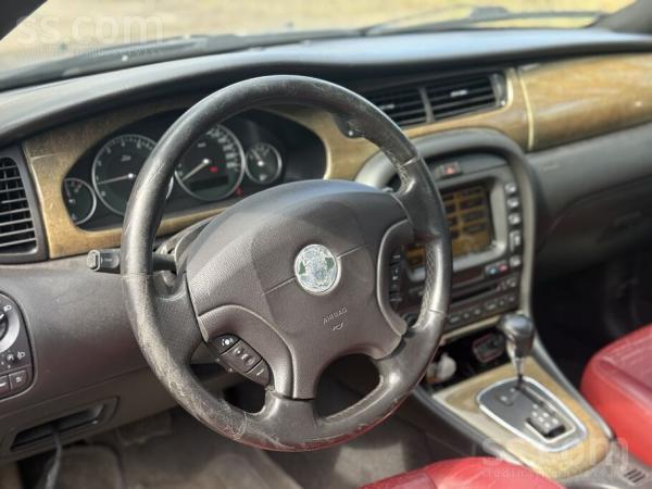 Grey Jaguar X-Type 2001 in Riga, with an engine capacity of 2.50 L and mileage of 260 thousand km for 1000 €, photo 5 on AUTOMOTO.COM.LV