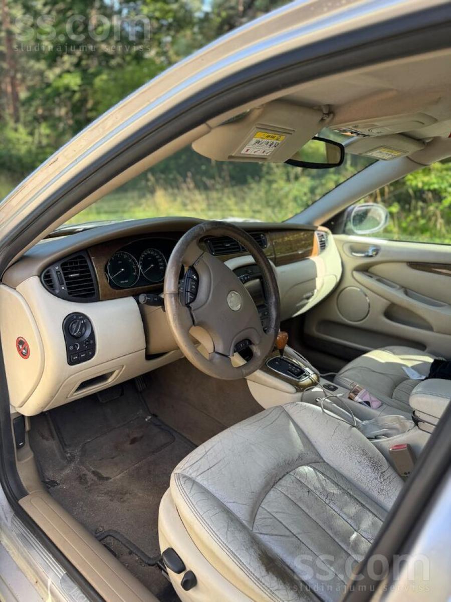 Pelēks Jaguar X-Type 2001 Rīga, ar dzinēja tilpumu 3.00 L un nobraukumu 320 tūkst. km par 3350 €, foto 6 vietnē AUTOMOTO.COM.LV