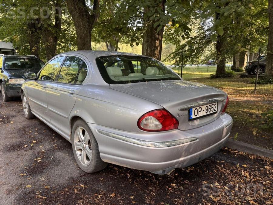Серый Ягуар Х-Тайп 2001 в Рига, объемом двигателя 3.00 л и пробегом 320 тыс. км за 505 €, фото 4 на AUTOMOTO.COM.LV