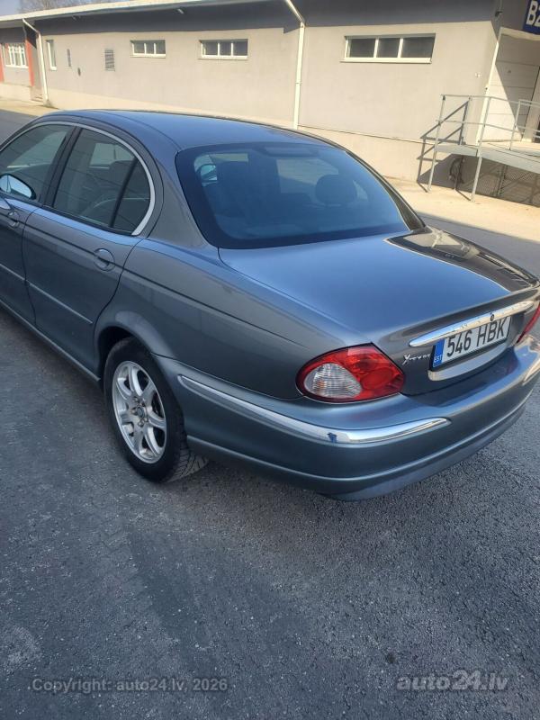 Pelēks Jaguar X-Type 2002 Pērnava, ar dzinēja tilpumu 2.10 L un nobraukumu 193 tūkst. km par 2750 €, foto 6 vietnē AUTOMOTO.COM.LV