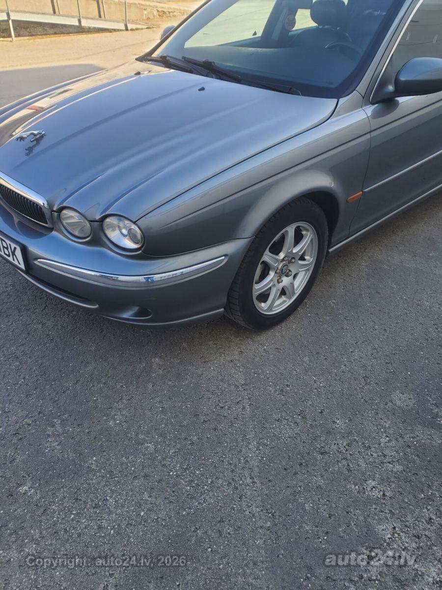 Grey Jaguar X-Type 2002 in Parnu, with an engine capacity of 2.10 L and mileage of 193 thousand km for 2750 €, photo 8 on AUTOMOTO.COM.LV