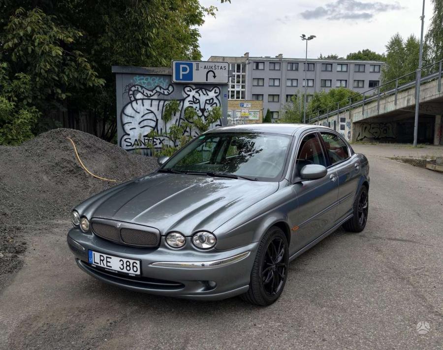 Grey Jaguar X-Type 2002 in Vilnius, with an engine capacity of 2.97 L and mileage of 228 thousand km for 3000 €, photo 1 on AUTOMOTO.COM.LV